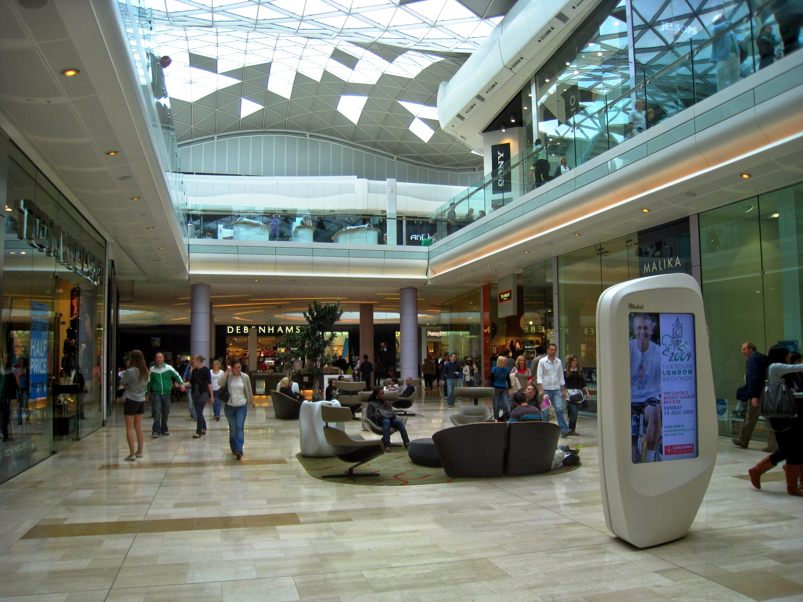 Westfield London, zoom sur le plus grand centre commercial d'Europe ...